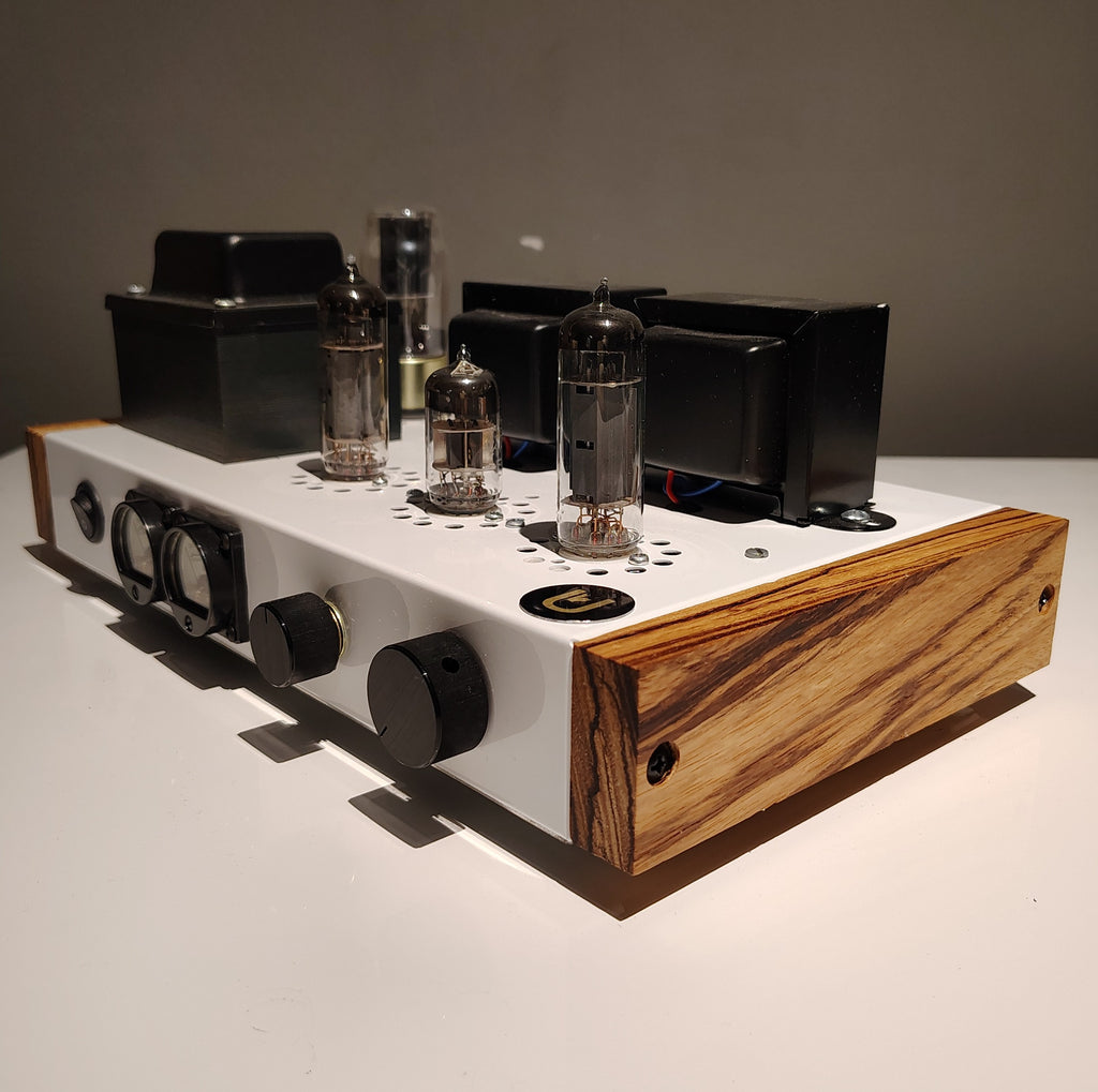 Eloquence tube integrated amplifier by Unity Audio – Unity Audio Canada